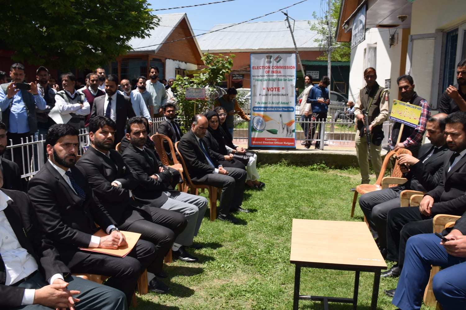 DLSA, SVEEP Cell organise voter awareness camp in Kulgam – Rising Kashmir