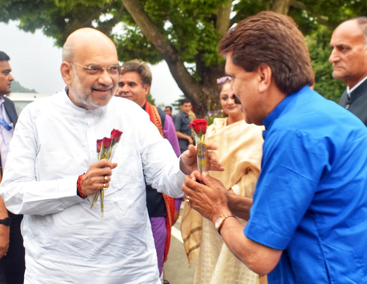 Amit Shah meets delegations from various communities during Kashmir ...