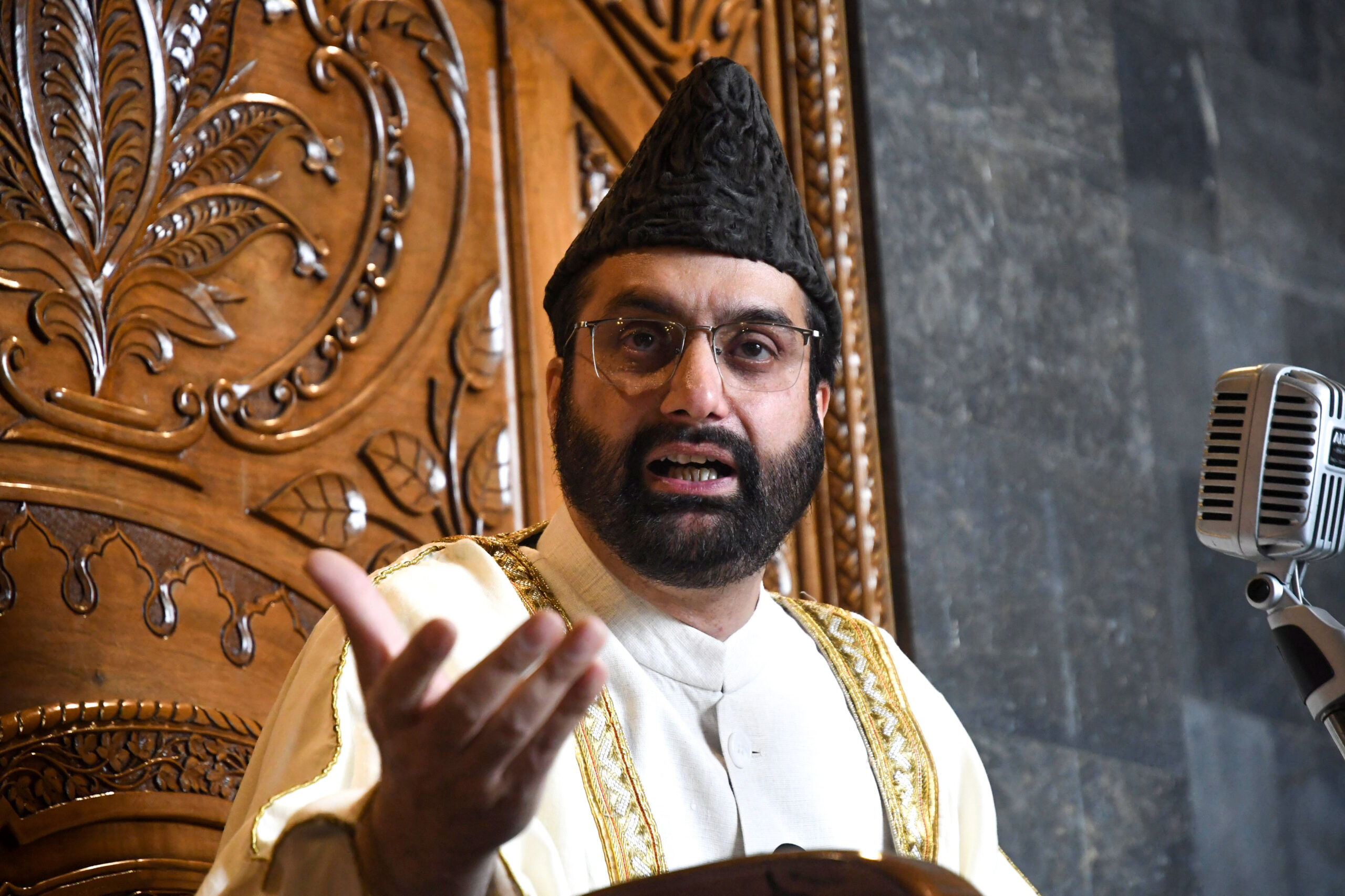 Mirwaiz Calls for Self-Reflection Amid Trials on Farewell Friday of the ...