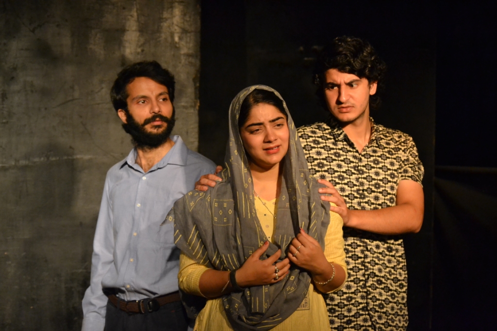 Natrang presents Hindi play Antraal Ke Baad in it’s Sunday Theatre ...