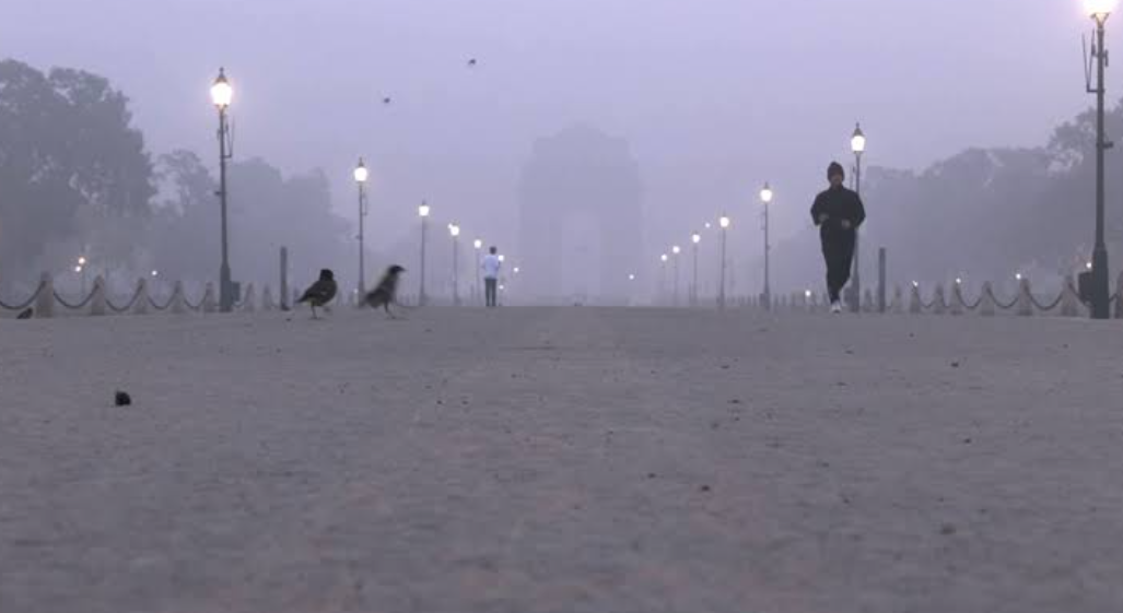Air quality in Delhi remains critical as AQI reels under ‘severe ...