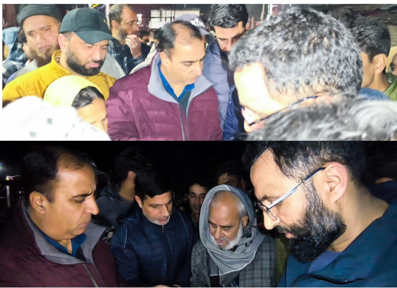 District Admin Srinagar reaches out to the fire victims of Rajbagh ...
