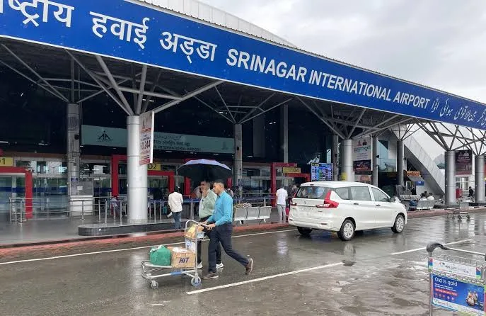 Two flights cancelled at Srinagar Airport – Rising Kashmir